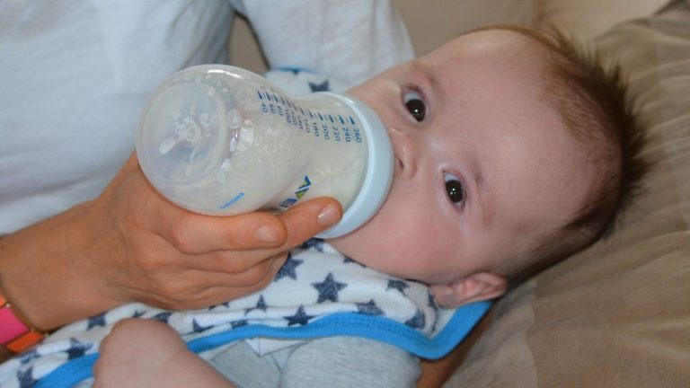 HiPP Formula: The Ultimate Parent’s Guide - Preemie Twins Baby Blog